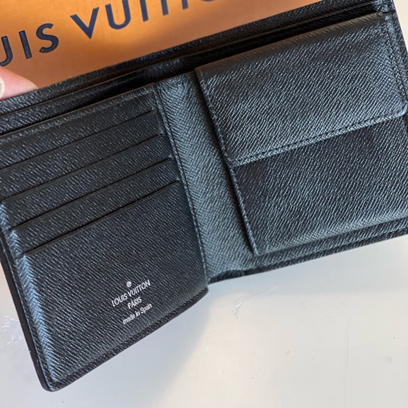 Louis Vuitton | Bags | Louis Vuitton Damier Graphite Bifold Wallet ...